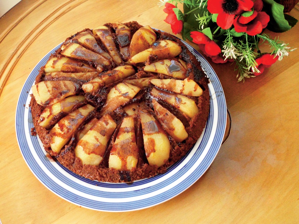 Prăjitură cu ciocolată şi pere - Retete culinare - Romanesti si din ...