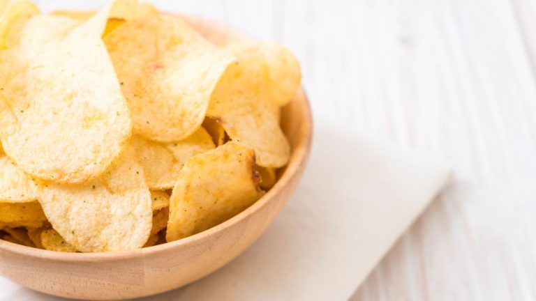 Chipsuri de cartofi - Retete culinare - Romanesti si din Bucataria ...